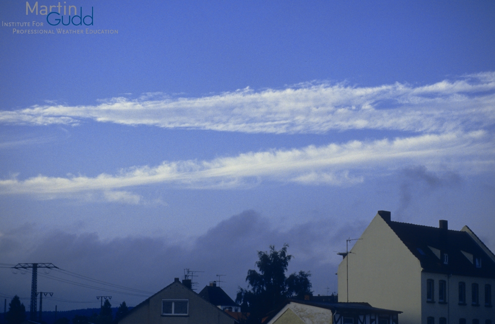 Cirrus (Ci) - Institute for Professional Weather Education